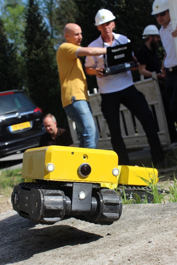 Snake-like robots assisting Urban Search and Rescue teams (INACHUS ...
